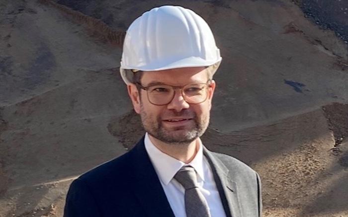 Was kungelt der Bundesjustizminister mit Cevdet Caner (Adler Group ...